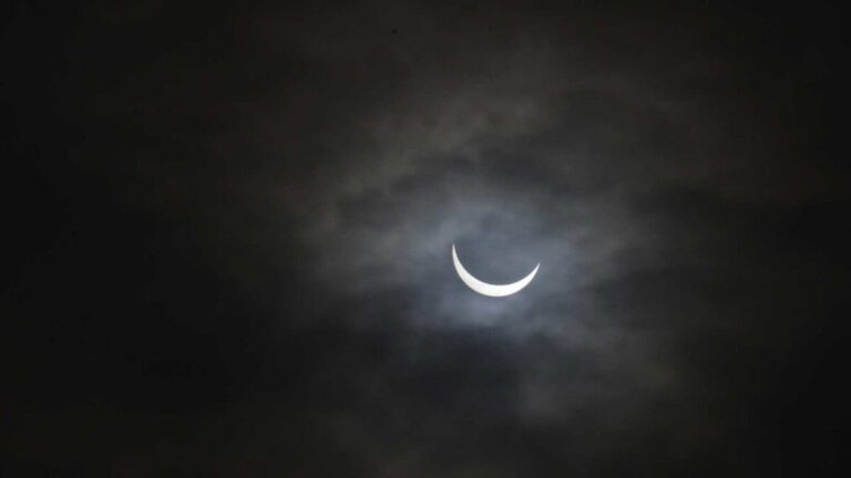 How to photograph a solar eclipse – Camera Jabber