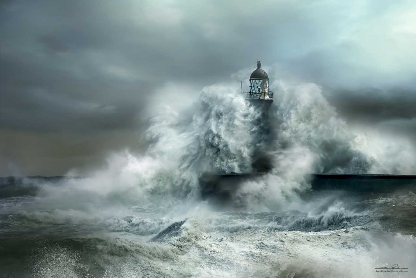 How to photograph crashing waves - Camera Jabber