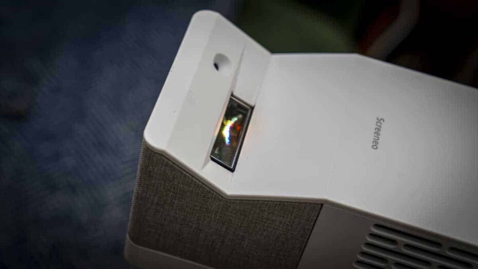 Philips UL5 Screeneo Smart Projector Review – Camera Jabber